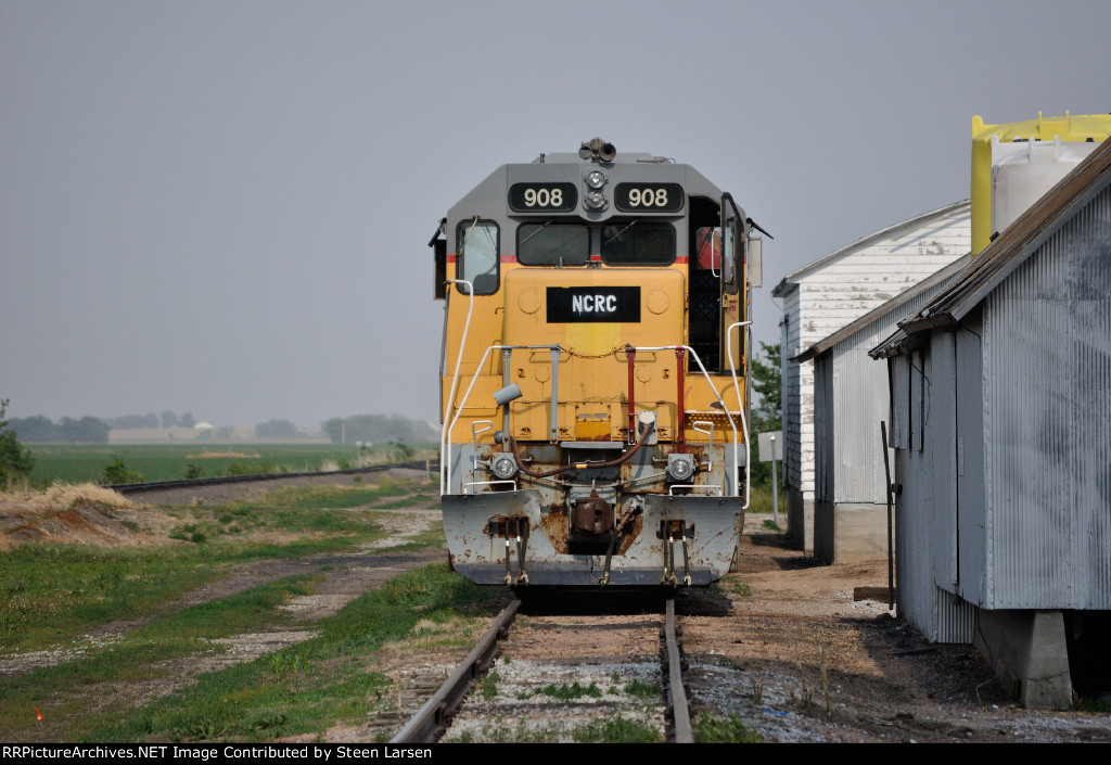 NCRC 908 (GP38-3) and 6326 at Hordville NE